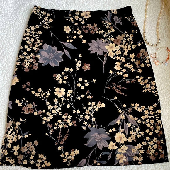 just for wrap | Skirts | Flower Skirts Very Pretty Pattern It Doesnt ...